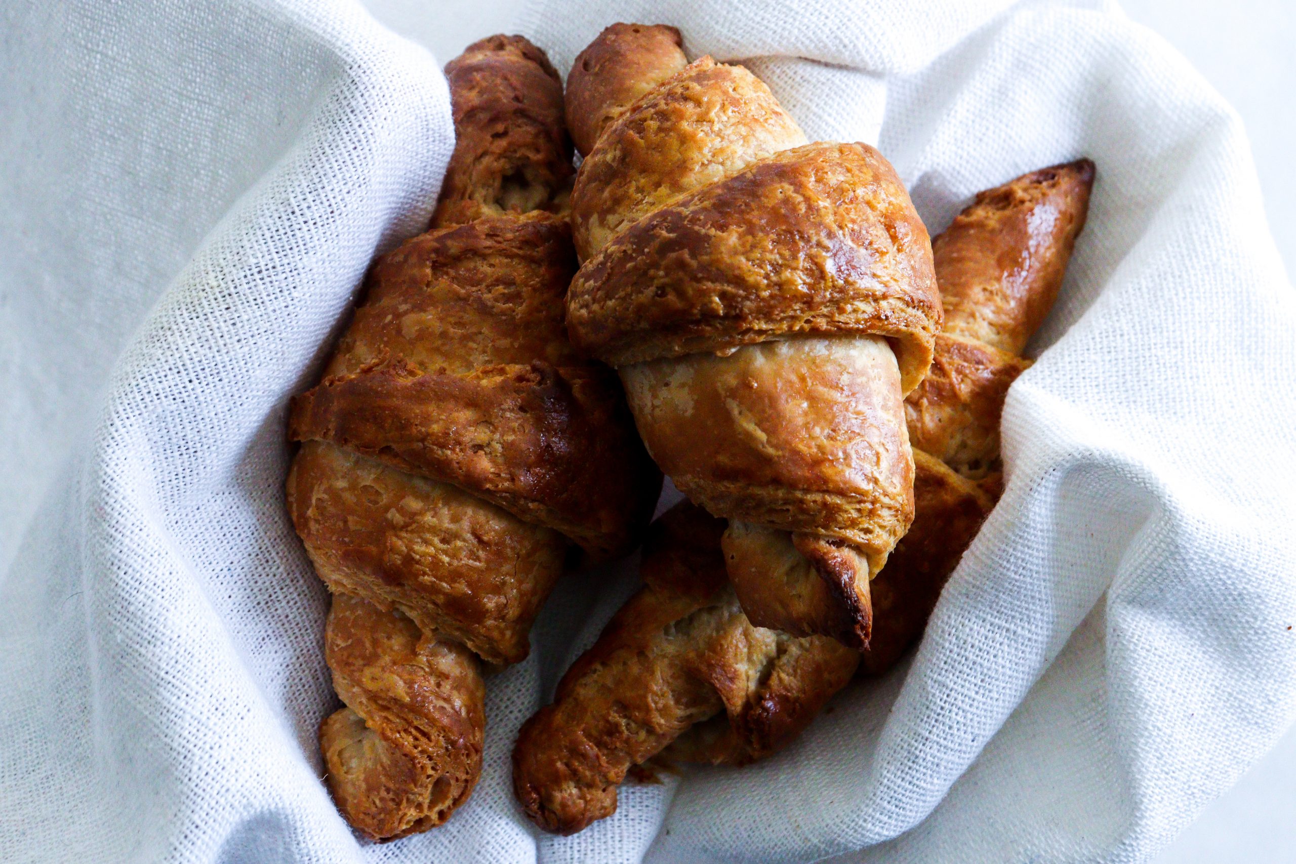 flaky + buttery croissants. – thedanareneeway